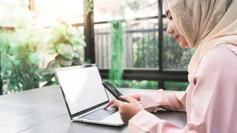 Clean Hijab Look Formal