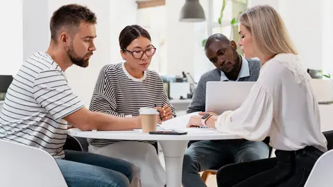 Cara Humas Kementerian Menanggapi Respon Negatif